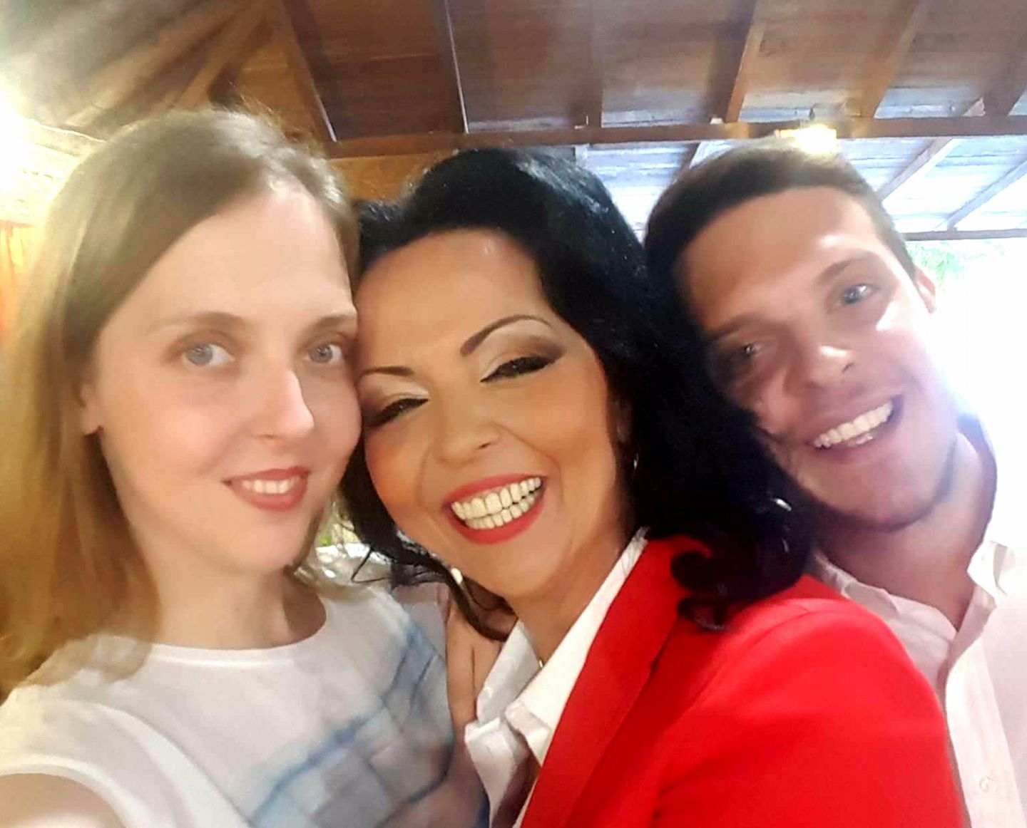 „Среќни сме што сме едно големо семејство“: Алачки замина од Македонија, па откри како ѝ е ...